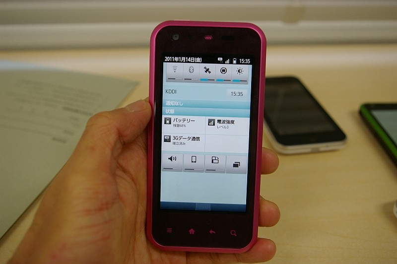ピンクやグリーンがかわいいコンパクトでサクサクなスマートフォン！Android au「IS05」を写真と動画で紹介【レビュー】 - ライブドアニュース