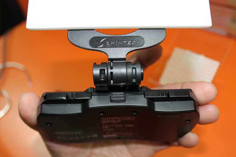 東京ゲームショウ2012：シンテックブースにてBluetoothで接続して使用するスマートフォン用ゲームパッド「SMACON」を展示！大幅割引のキャンペーンも【レポート】 - NewsNavi