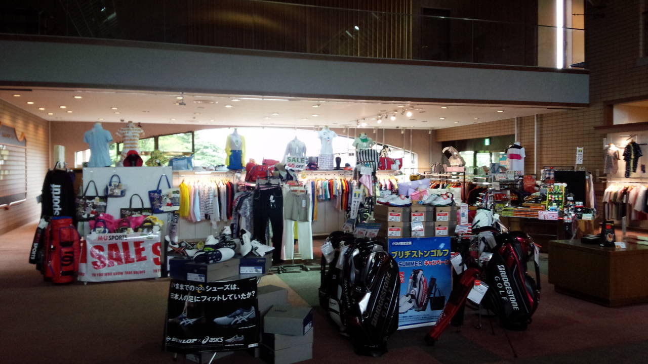 Golfeed: ドライバー嫌いの90斬り!: New!!【新千歳カントリークラブ～ホロカコース】雨に降られながらも6連続パーで今季ベストの82！惜しくも70台ならず･･･！