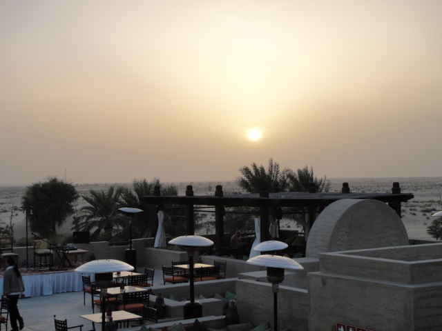 海外投資＆グルメ-香港マイタン日記:ドバイ紀行 Al Sarab Rooftop Lounge(JUMEIRAH BAB AL SHAMS ...