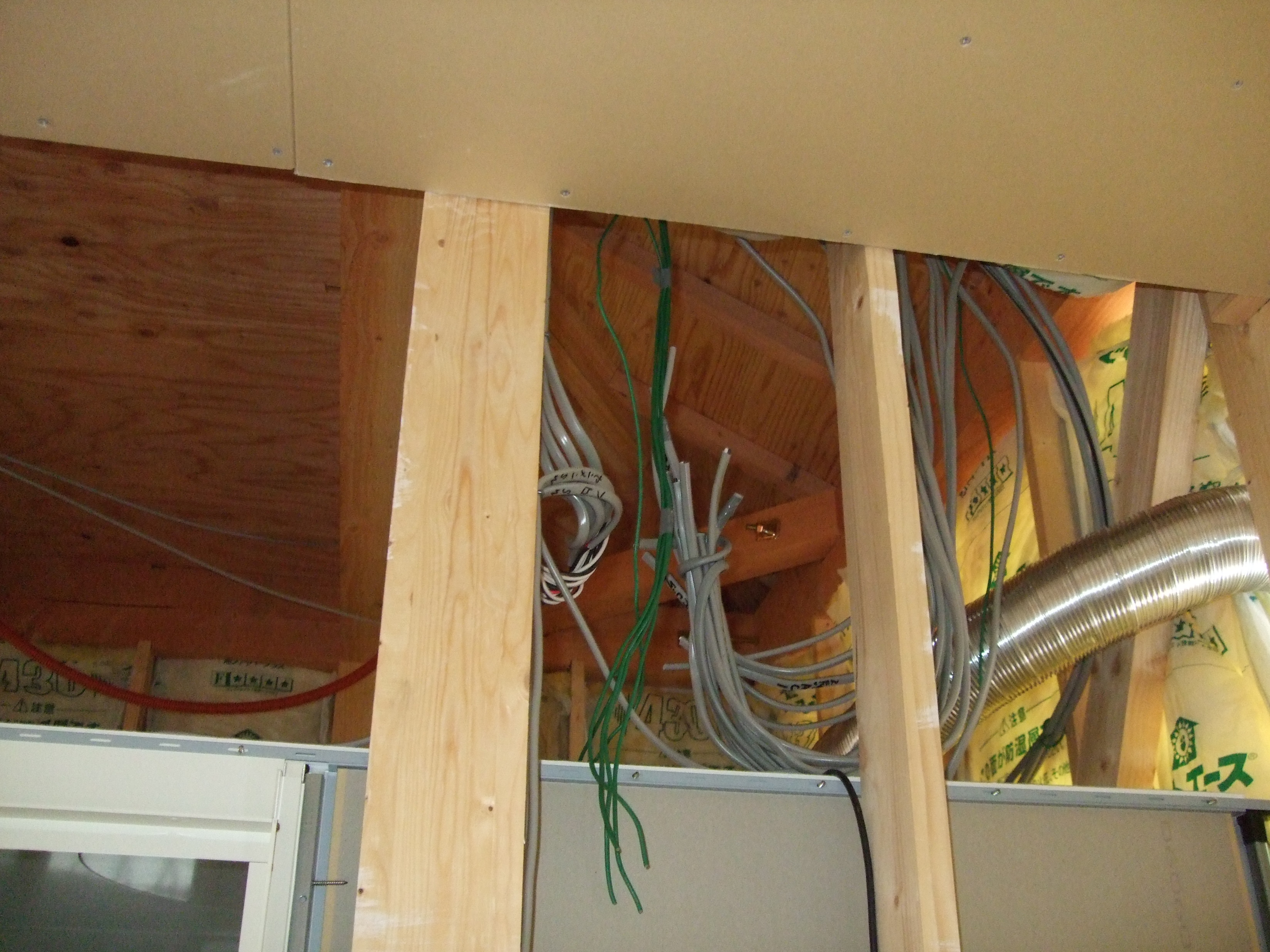 道明のブログ:ku邸実況中継 断熱材、電気配線、ユニット 09/09/17 - livedoor Blog（ブログ）