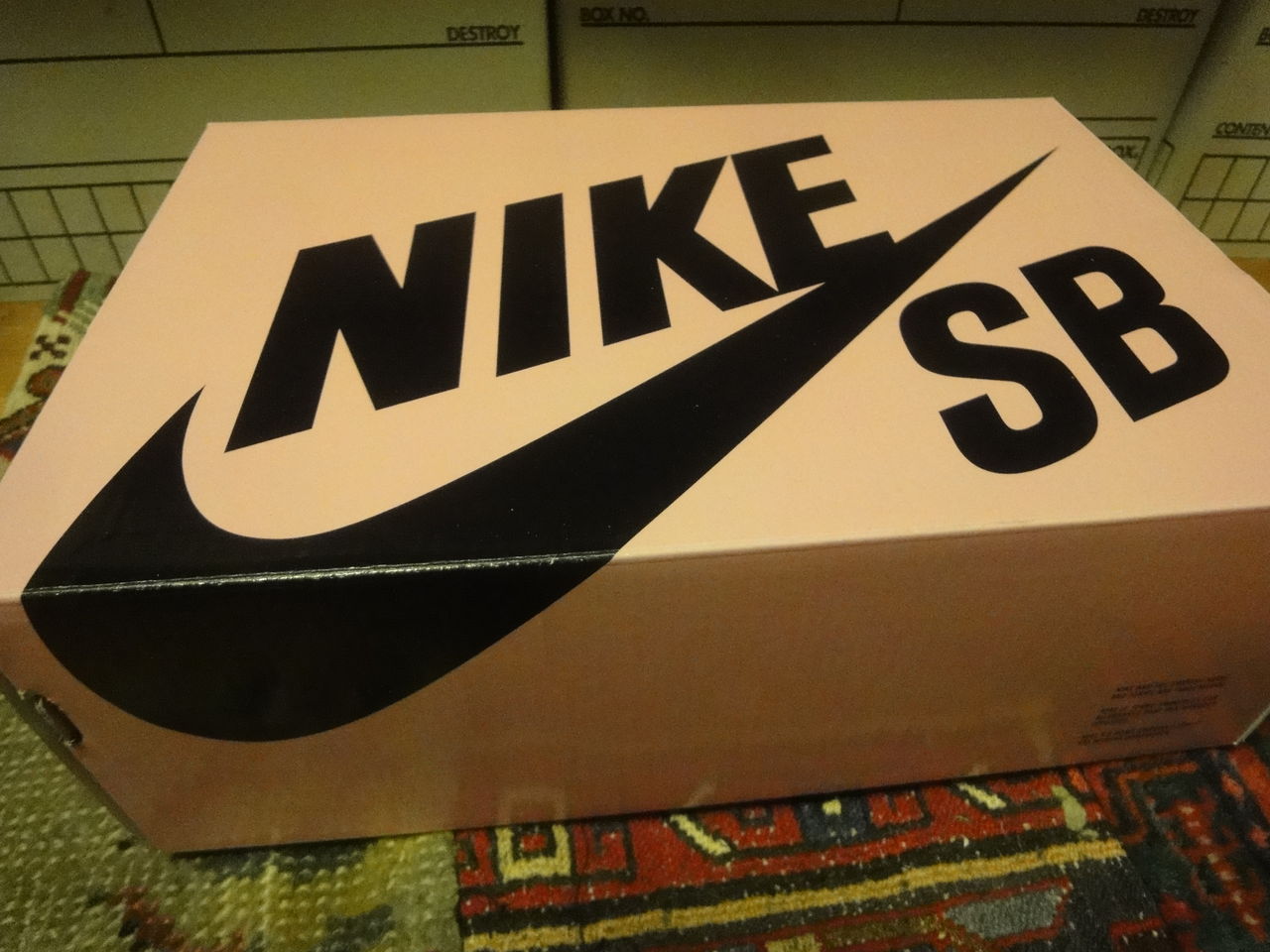 NIKE SB DUNK LOW ELITE PINK BOX : ああ、好きに走ればいいじゃない