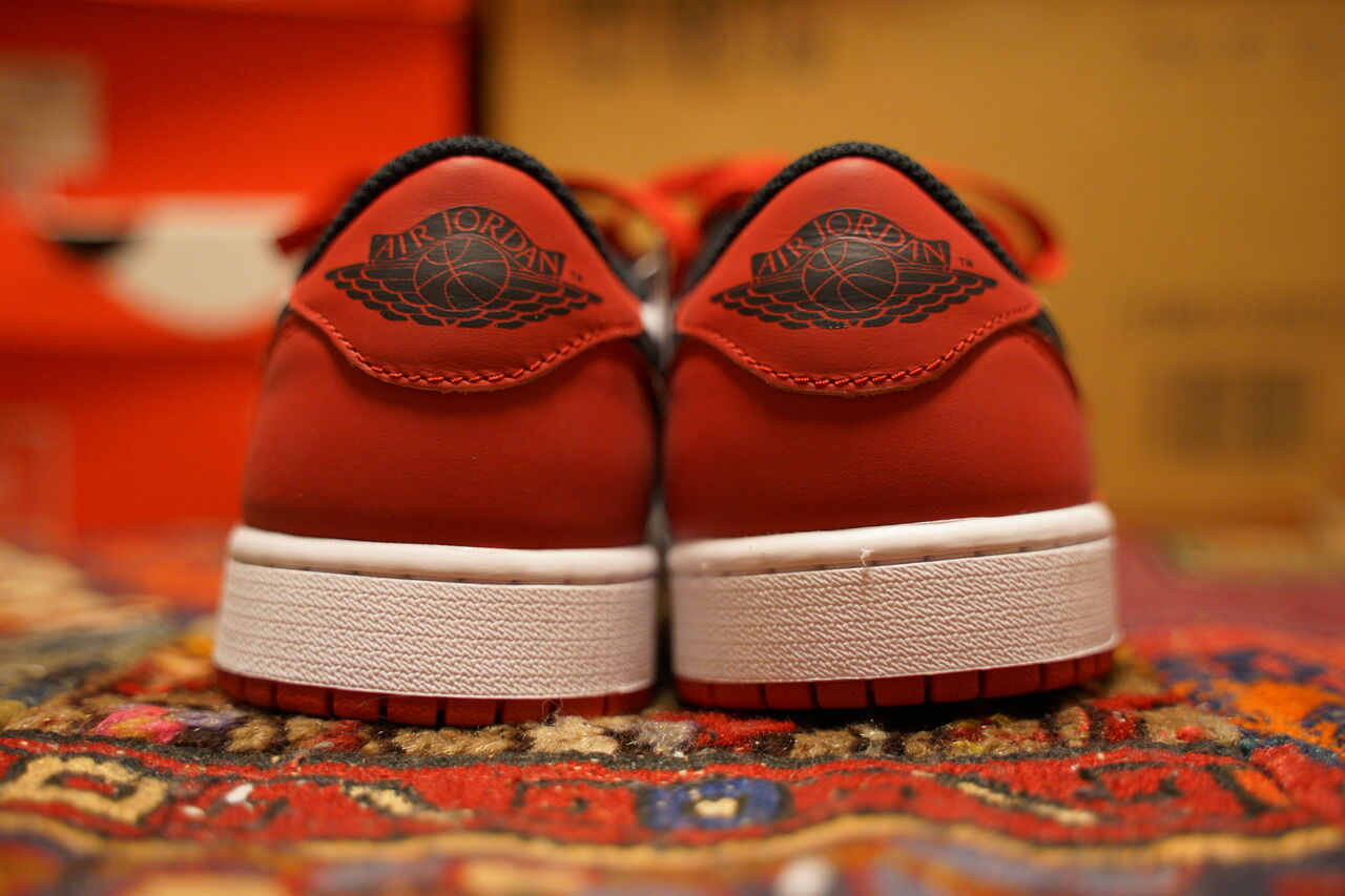 NIKE AIR JORDAN 1 LOW OG BLACK TOE : ああ、好きに走ればいい NIKE AIR JORDAN 1 LOW OG BLACK TOE : ああ、好きに走ればいい