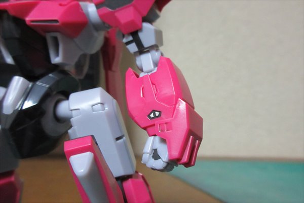 どんどんガンプラとかレビューMk-2 : MODEROID ブラックサレナ完成