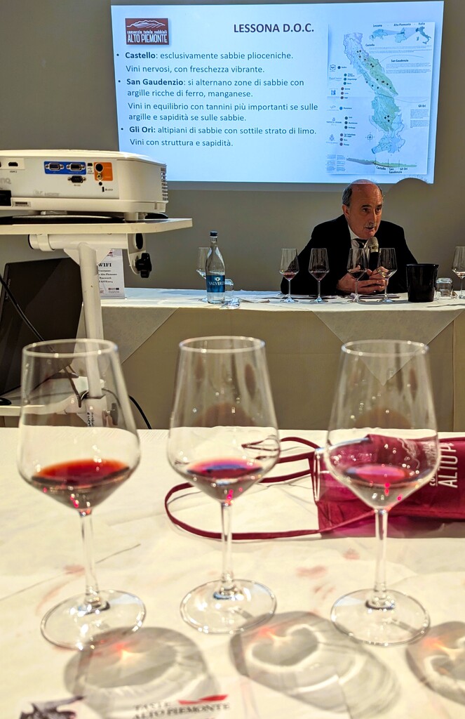 北イタリア ピエモンテの田舎で暮らして : Lessona DOC