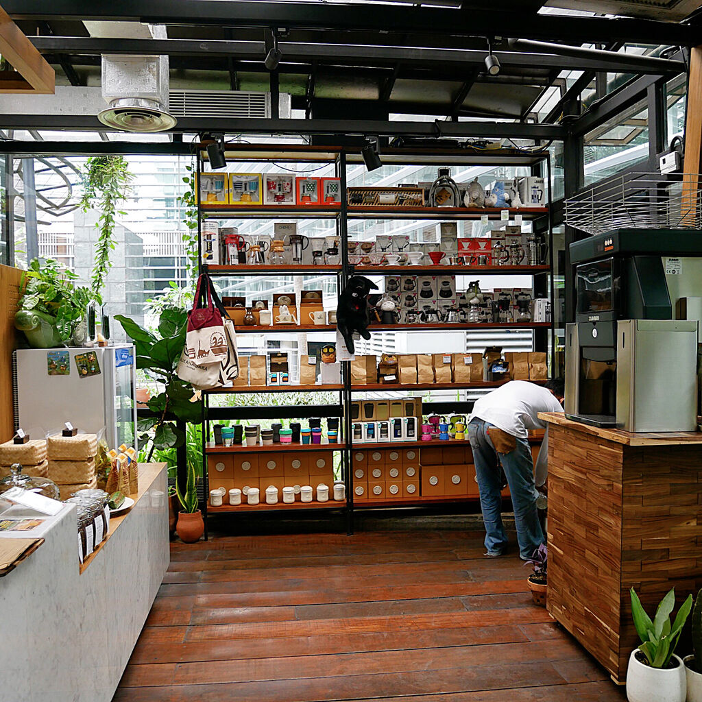 Bukanagara Coffee & Roastery ブカナガラコーヒーアンドロースタリー 緑に囲まれた素敵空間 テンペチップスの美味しさ ...