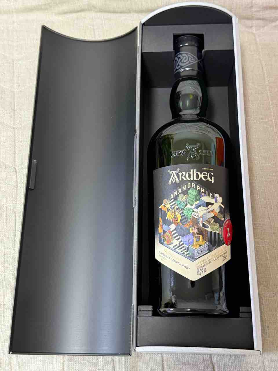 アードベッグ アナモルフィックコミッティー25周年記念ギフトボックスセット/ Ardbeg Anamorphic 25th ...