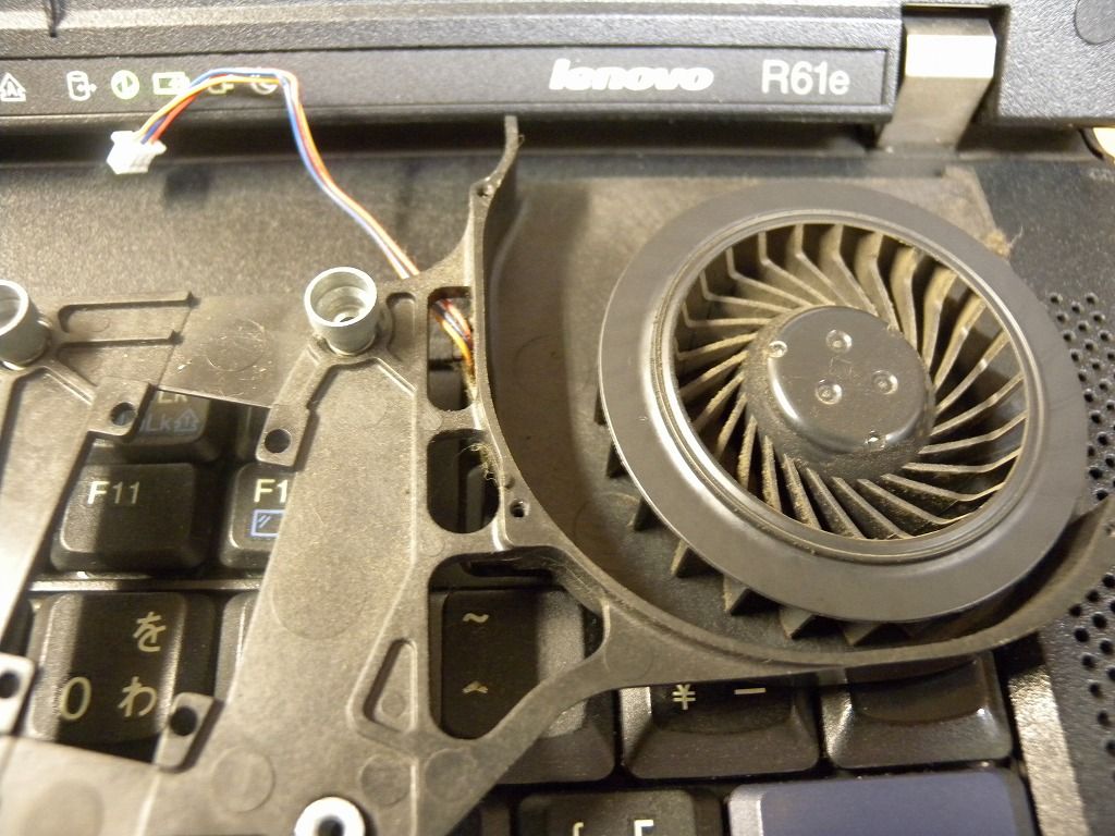 Fan Error で起動できない Lenovo R61e の修理作業 : 湘南のパソコン修理専門店 下田商会 0466-48-2386