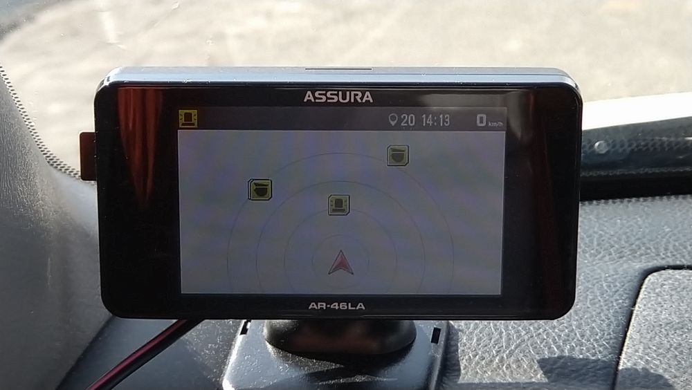 車と競馬と北海道の観光温泉:ASUURA AR-46LAのレーダー探知機