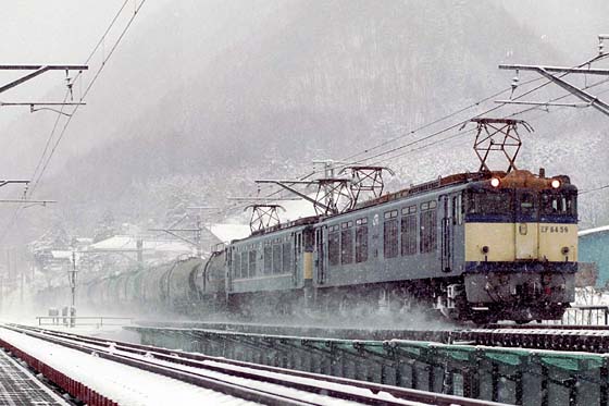EF64-59＋EF64-77＋タキ×12車＠5883列車（篠ノ井＋77） : FreeBee vol.2