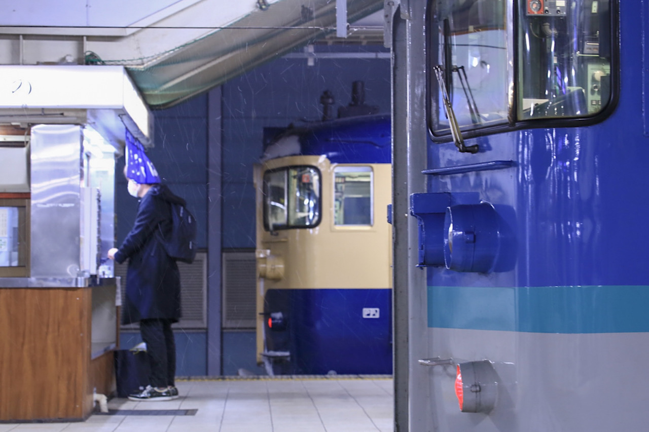 しなの鉄道115系@S15編成＆S16編成（駅そば） : FreeBee vol.2