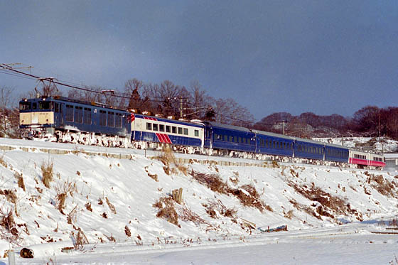 EF64-41+14系300番台×1両+14系寝台車×4両+14系200番台×2両（珍ドコシュプール号） : FreeBee vol.2