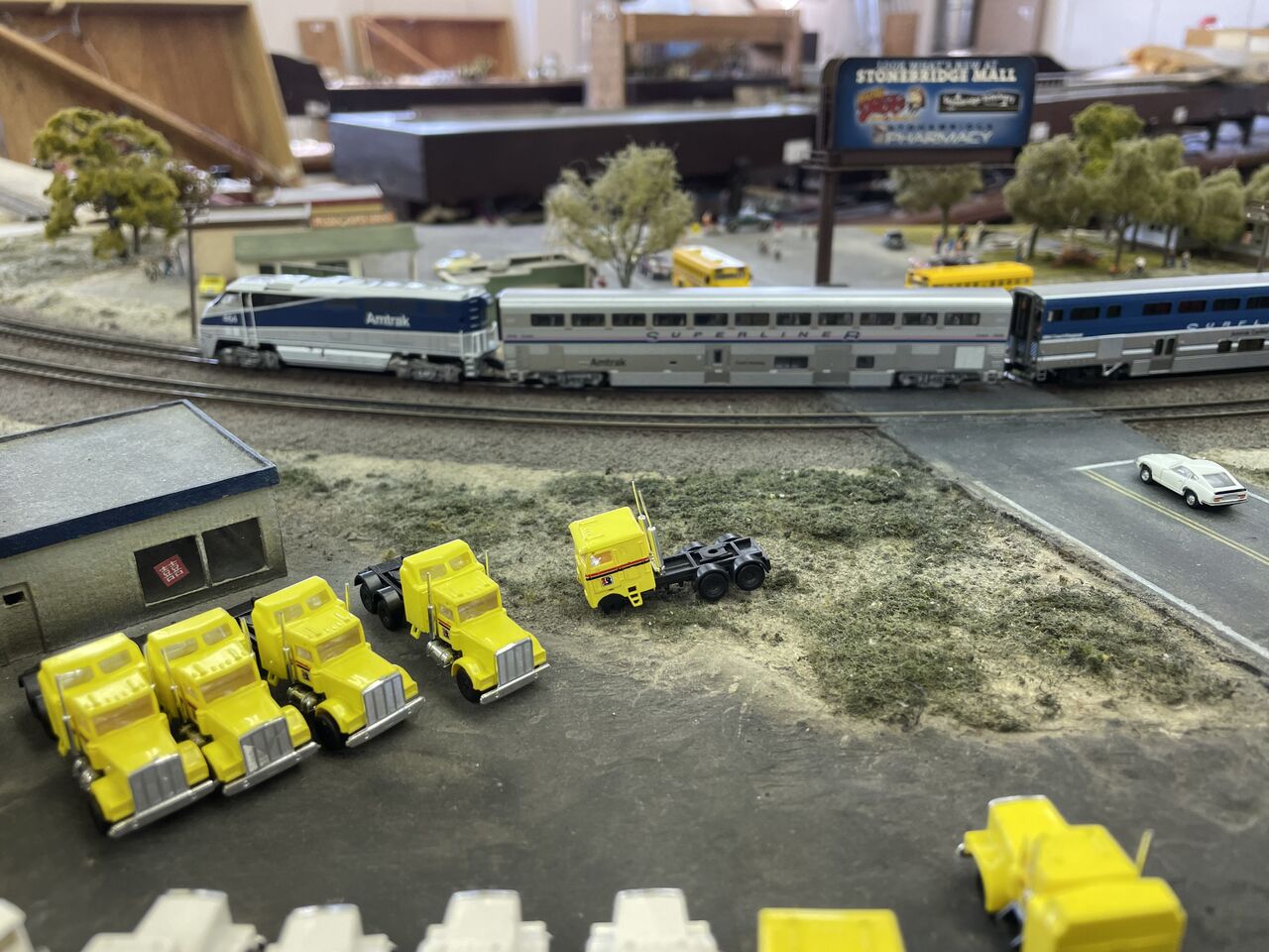 American Nscale Association:Bi-Level Commuter Passenger Car Debut ...