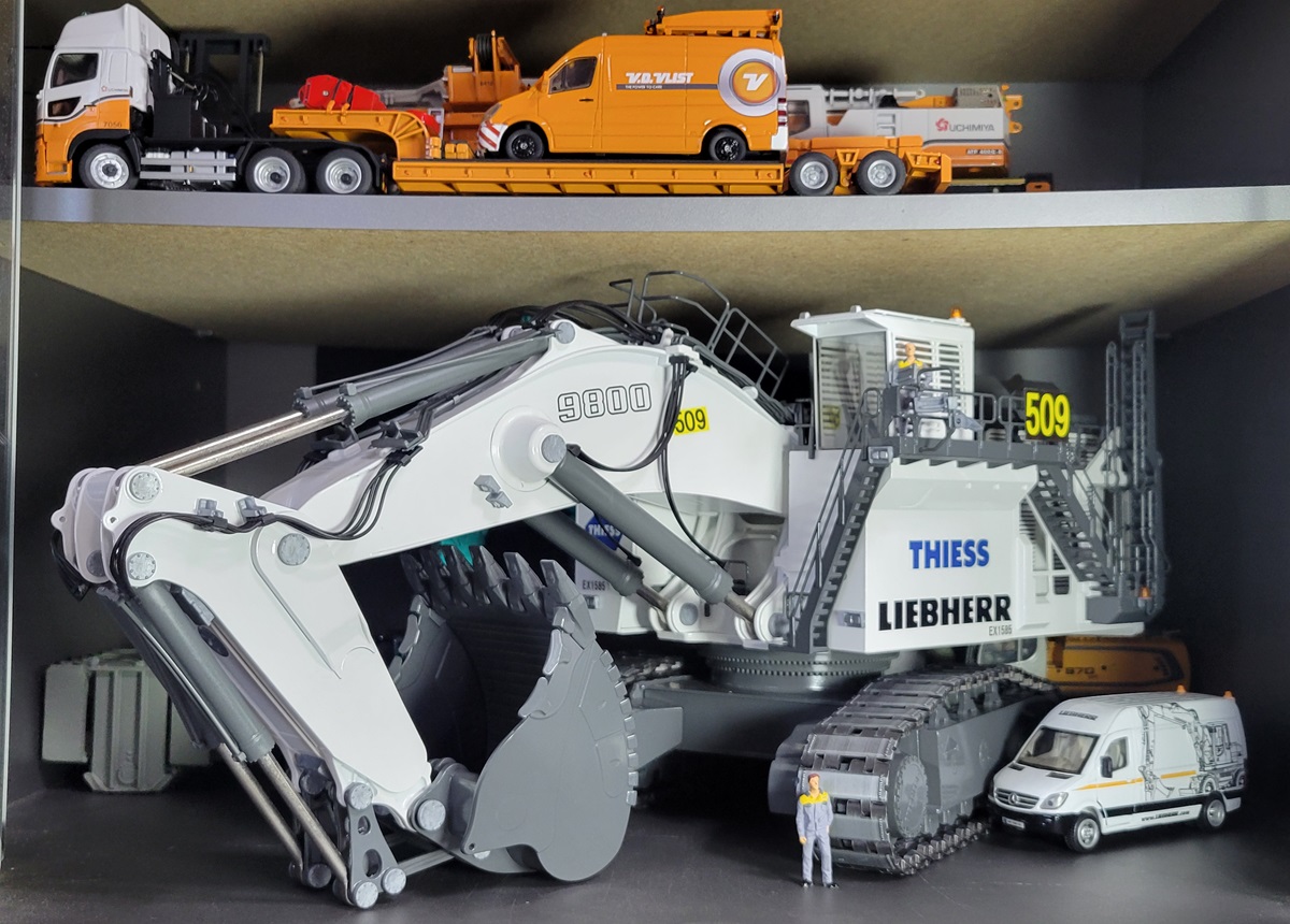 1/50 CONRAD 2950/0 LIEBHERR R 9800 Backhoe : あっとtkm