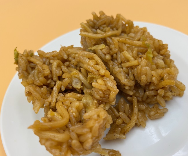 ＜コンビニおにぎり＞こってり後引くソースがいい！【セブンイレブン】ペヤングそばめし : ブログ育成日記 livedoor編