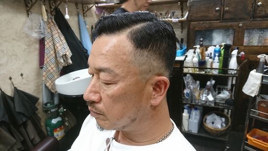 フェードカット＆分け目ライン入れ : AnaZ Hair「アナッツヘア」小粋な髪男子製作所/理容室/床屋/メンズサロン/散髪