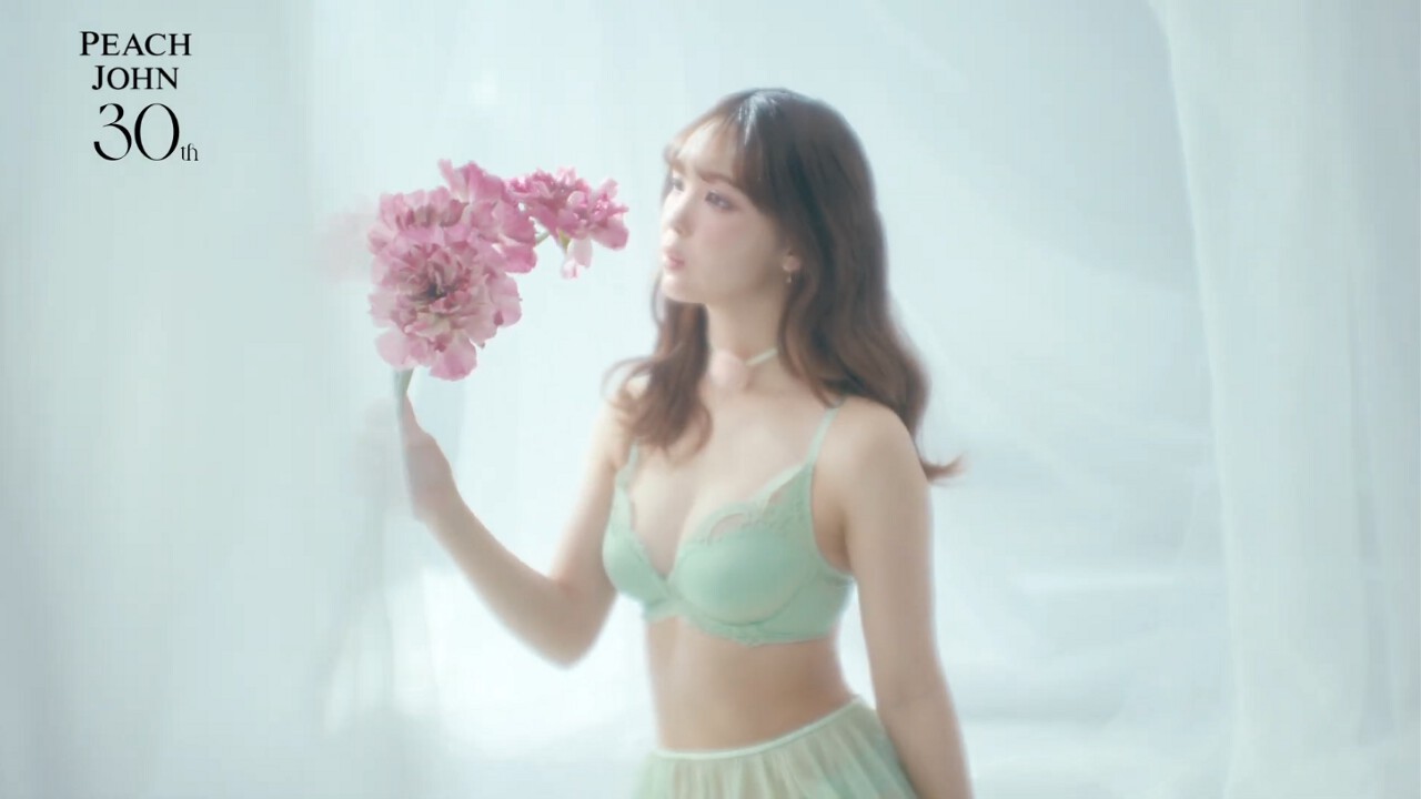 【下着動画】藤田ニコルのピーチジョン新CM、エッチすぎるwwwwwwwwwランジェリー姿でくっきり谷間をご披露！！ : もきゅ速(*´ω`*)人(´･ェ･`)