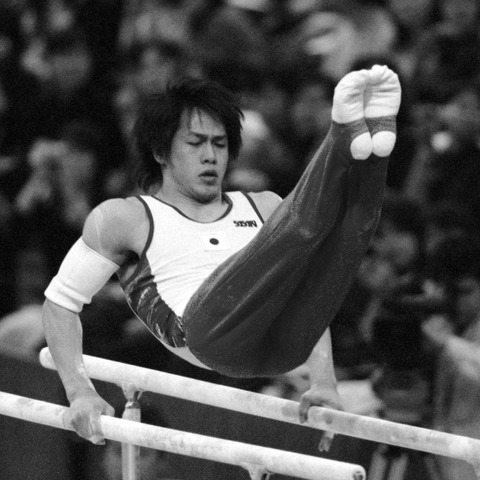 網膜剥離の眼が映し撮った写真 : 25 冨田洋之の平行棒