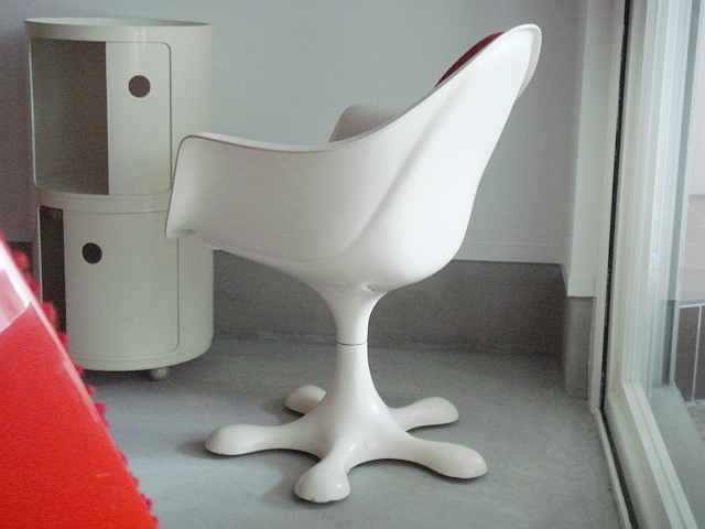 astrea topics:Orion arm chair by Eero Aarnio