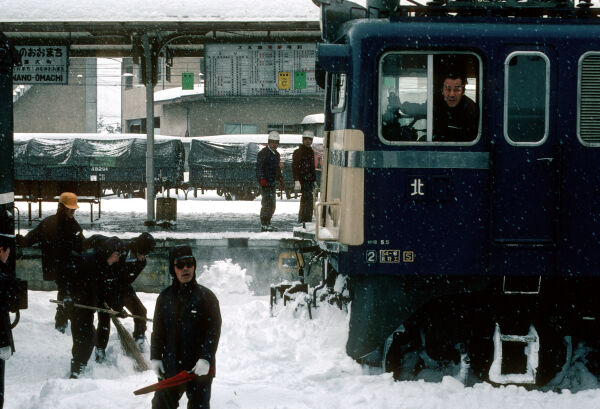 国鉄からJRに変わったころ:大糸線、大雪の信濃大町 ED603