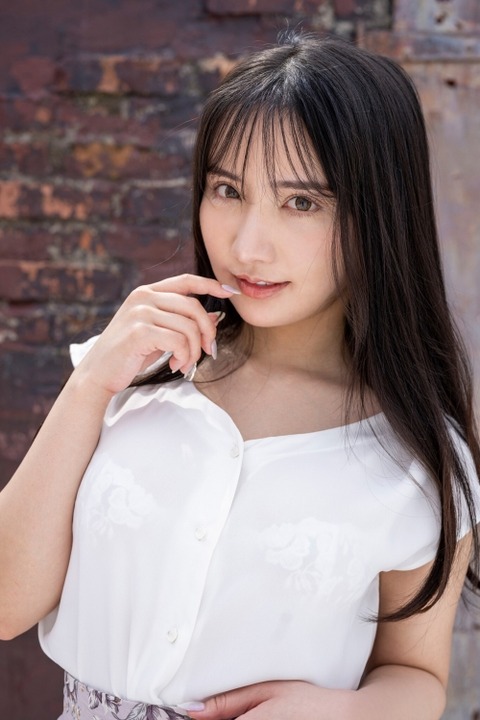 おっさんの気ままなAV情報 : 楪カレン写真集「色つきの女でいさせてよ」