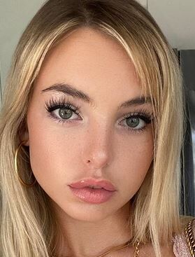 Emma Kotos Wiki, Biography, Net Worth, Age, Nationality, Boyfriend and ...