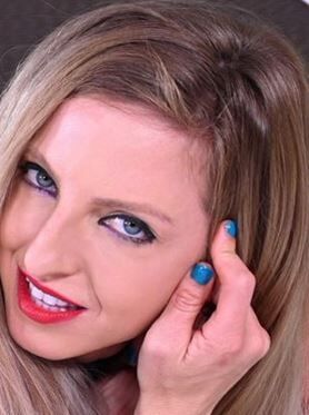 Lora Cross Biography, Net Worth, Wiki and New Update : F1 Clothes