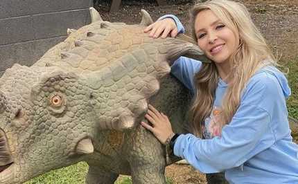 Everything You Need To Know About Alix Lynx, Her Wiki, Biography, Age ...