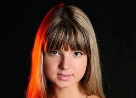 Gina Gerson Biography, Net Worth, Wiki and New Updates : F1 Clothes