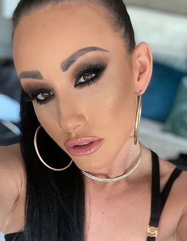 Jennifer White Biography, Net Worth, Wiki and New Updates : F1 Clothes