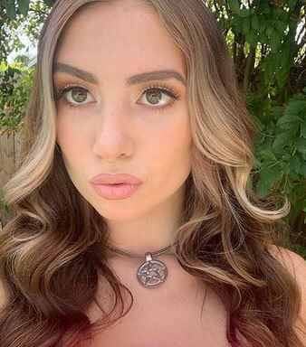 Bailey Base Biography, Net Worth, Wiki and New Updates : F1 Clothes