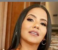 Rose Monroe Biography, Net Worth, Wiki and Updates : F1 Clothes