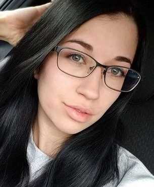 Alex Coal Biography, Net Worth, Wiki and New Updates : F1 Clothes