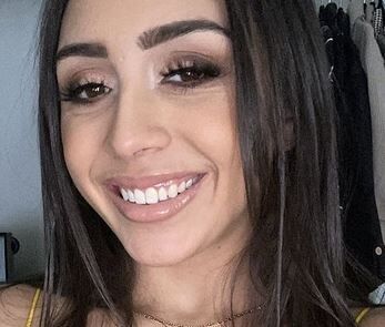 Lilly Hall Biography, Net Worth, Wiki and New Updates : F1 Clothes