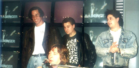 [通信25号] ジョーイ・モーランド / トーク・ライブ (渋谷HMV 1991年2月9日) : バッドフィンガー通信 Badfinger