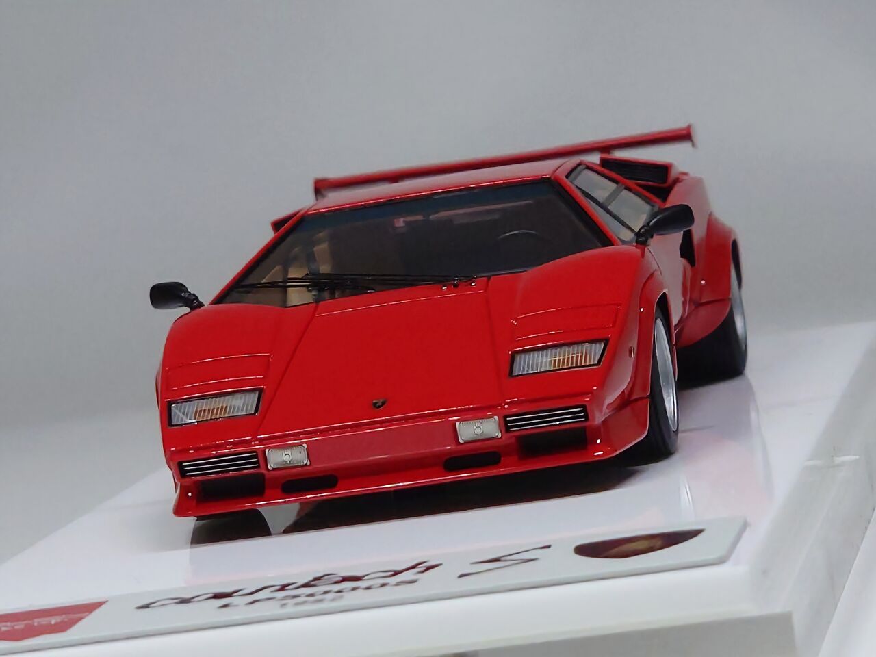 たまらんですね.....EIDOLON 1/43 Lamborghini Countach LP5000S with Rear Wing ...