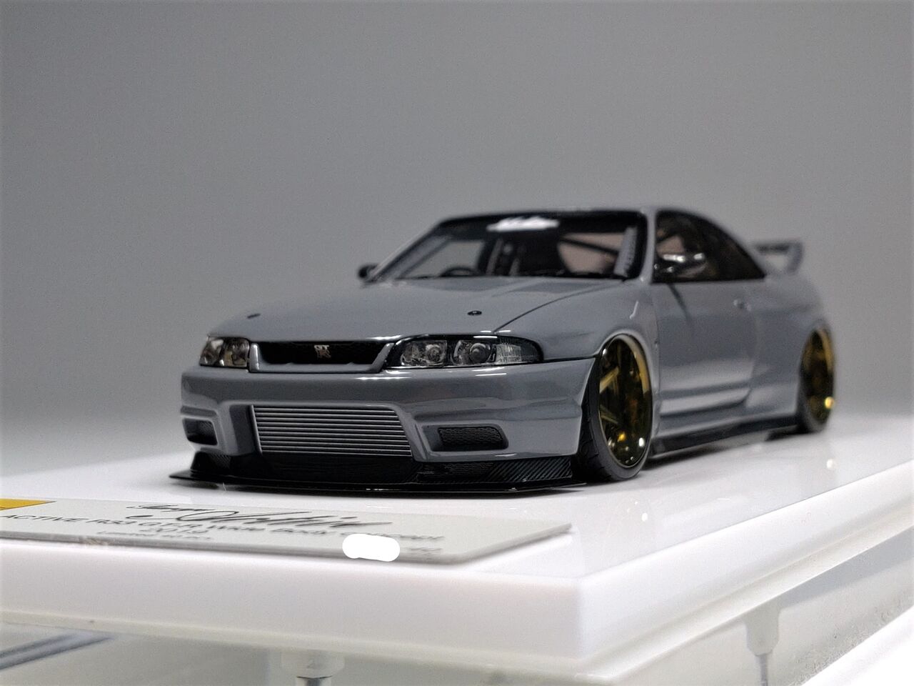 MAKE UP Exclusive- EIDOLON COLLECTION 1/43 Garage Active MAKE UP Exclusive- EIDOLON COLLECTION 1/43 Garage Active