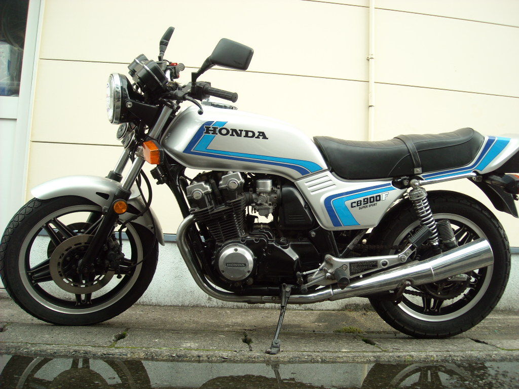 昨日の続き…!! ～ CB900F後編 ～ : Bike & Cycle Fujioka