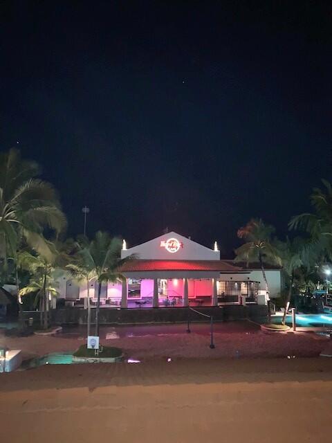 ⑬Little Italy Kutaでディナー マンゴジュースやカルボナーラがおすすめ！ : 世界のビーチリゾート・ブログ編