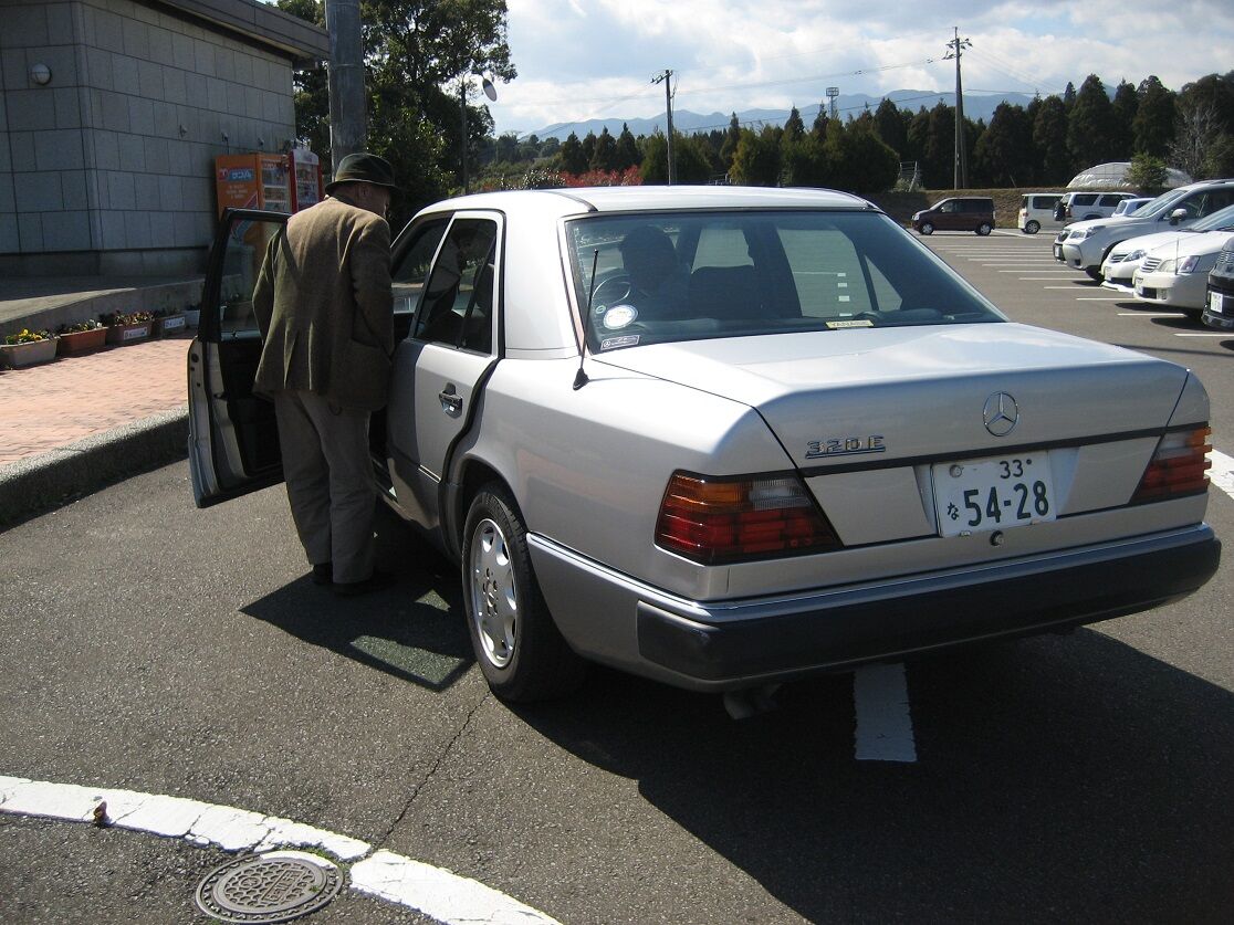 W124型 その4 番外編の2台 : “Mのくに”からコンニチワ！