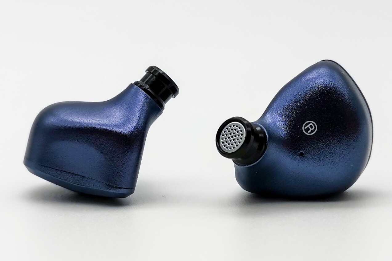 bisonicr keep walking. : 「CVJ CSN」 もうひとつの低価格5BA+1DD。金属シェルと明瞭感ある中高域サウンドが ...