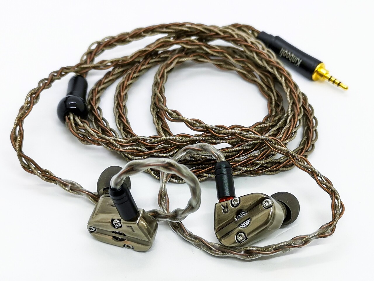 bisonicr keep walking. : 「RevoNext QT5」 クールな金属シェルとハイブリッドサウンド。今回も抜群の音作りが ...