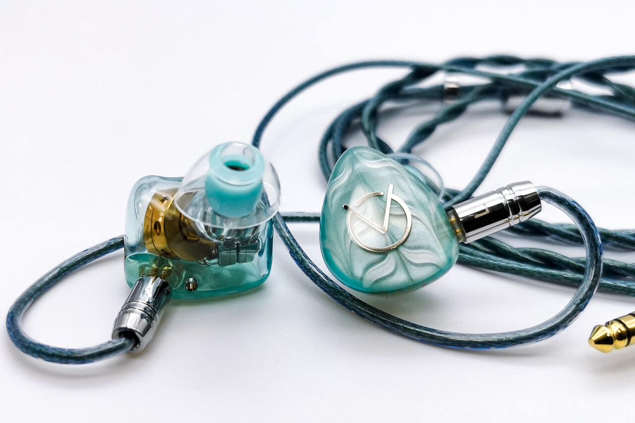 bisonicr keep walking. : 「OPENAUDIO SIREN」 圧倒的に美しいデザインに上品さもあるリスニングサウンド。女性ボーカルが映える2BA+1DD高音質ミドル ...