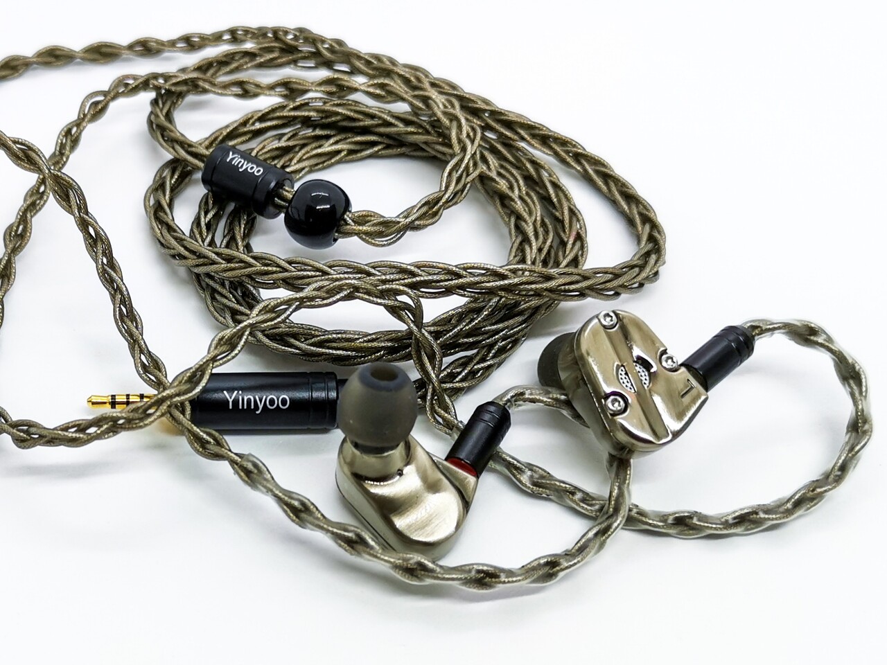 bisonicr keep walking. : 「RevoNext QT5」 クールな金属シェルとハイブリッドサウンド。今回も抜群の音作りが ...