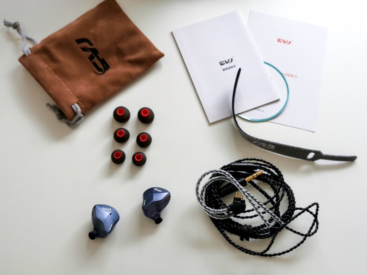 bisonicr keep walking. : 「CVJ CSN」 もうひとつの低価格5BA+1DD。金属シェルと明瞭感ある中高域サウンドが ...