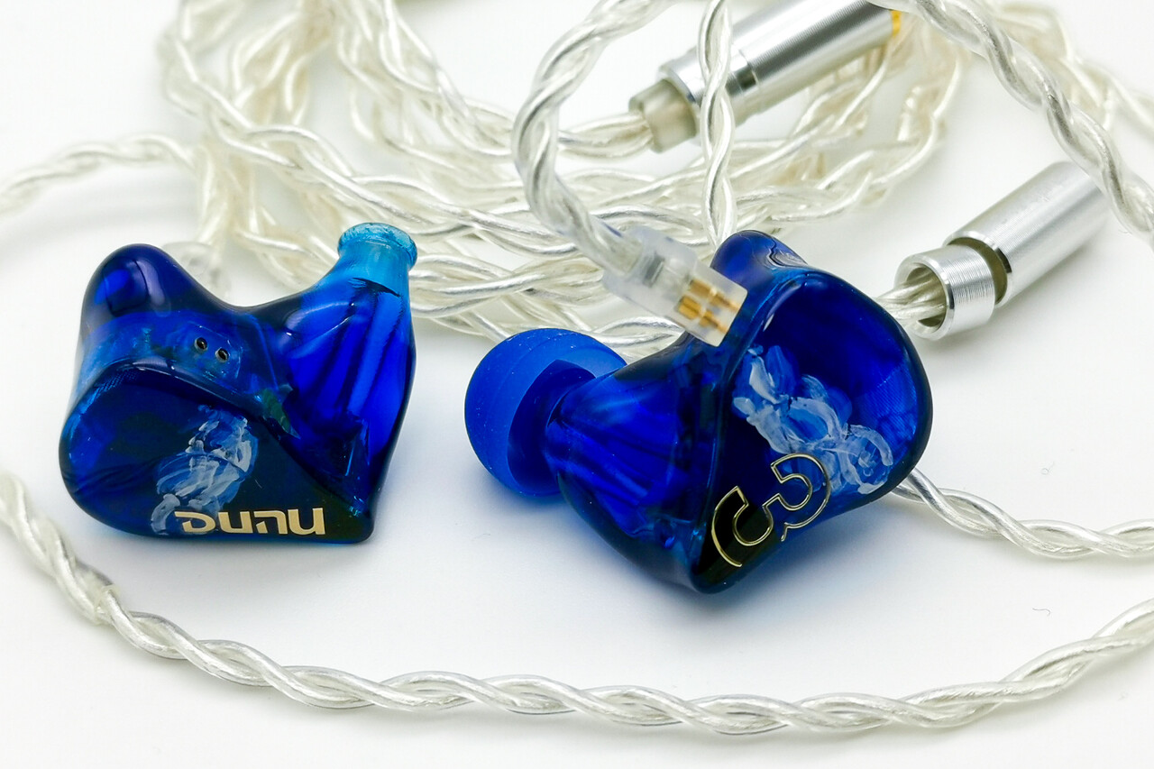 DUNU Studio SA3」 ボーカル帯域にフォーカスしたチューニング DUNU Studio SA3」 ボーカル帯域にフォーカスしたチューニング