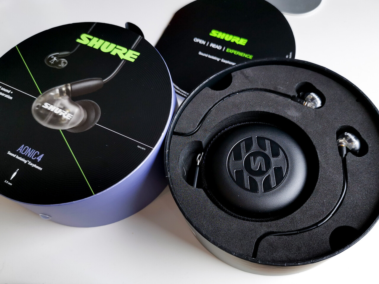Shure 「AONIC4」 くっきりとした描写で様々なジャンルの曲を Shure 「AONIC4」 くっきりとした描写で様々なジャンルの曲を