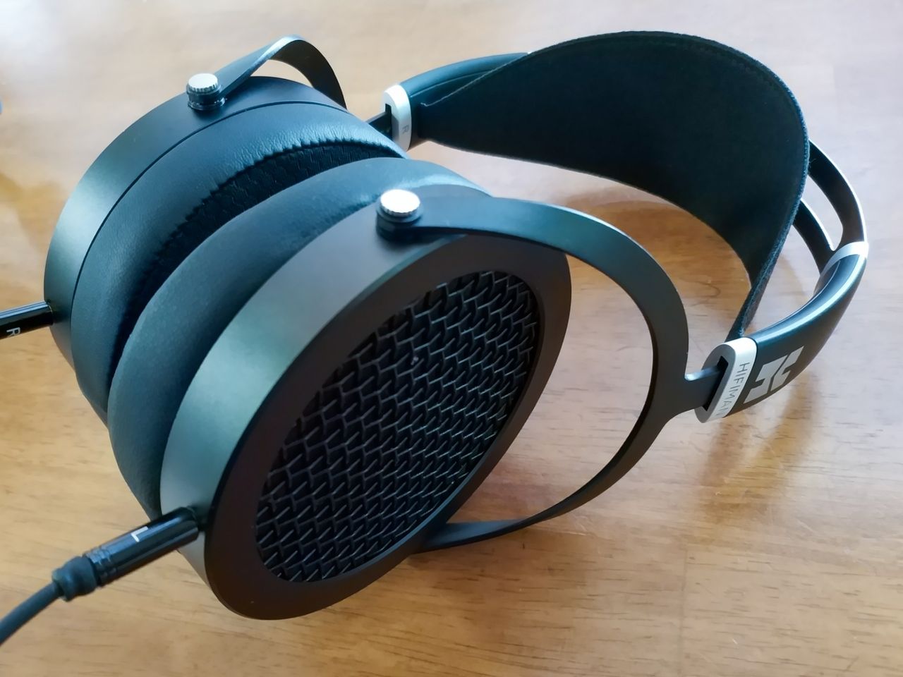 HIFIMAN SUNDARA」 新開発の平面駆動ドライバーとシンプルで HIFIMAN SUNDARA」 新開発の平面駆動ドライバーとシンプルで