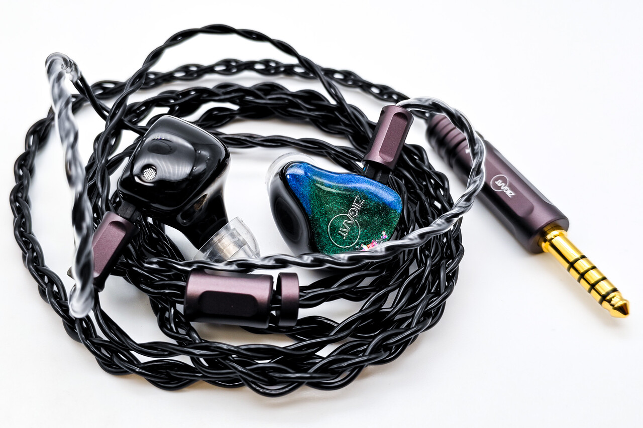 bisonicr keep walking. : 「ZiiGaat Luna」 Knowles & Sonion製による 6BA構成。美しい ...