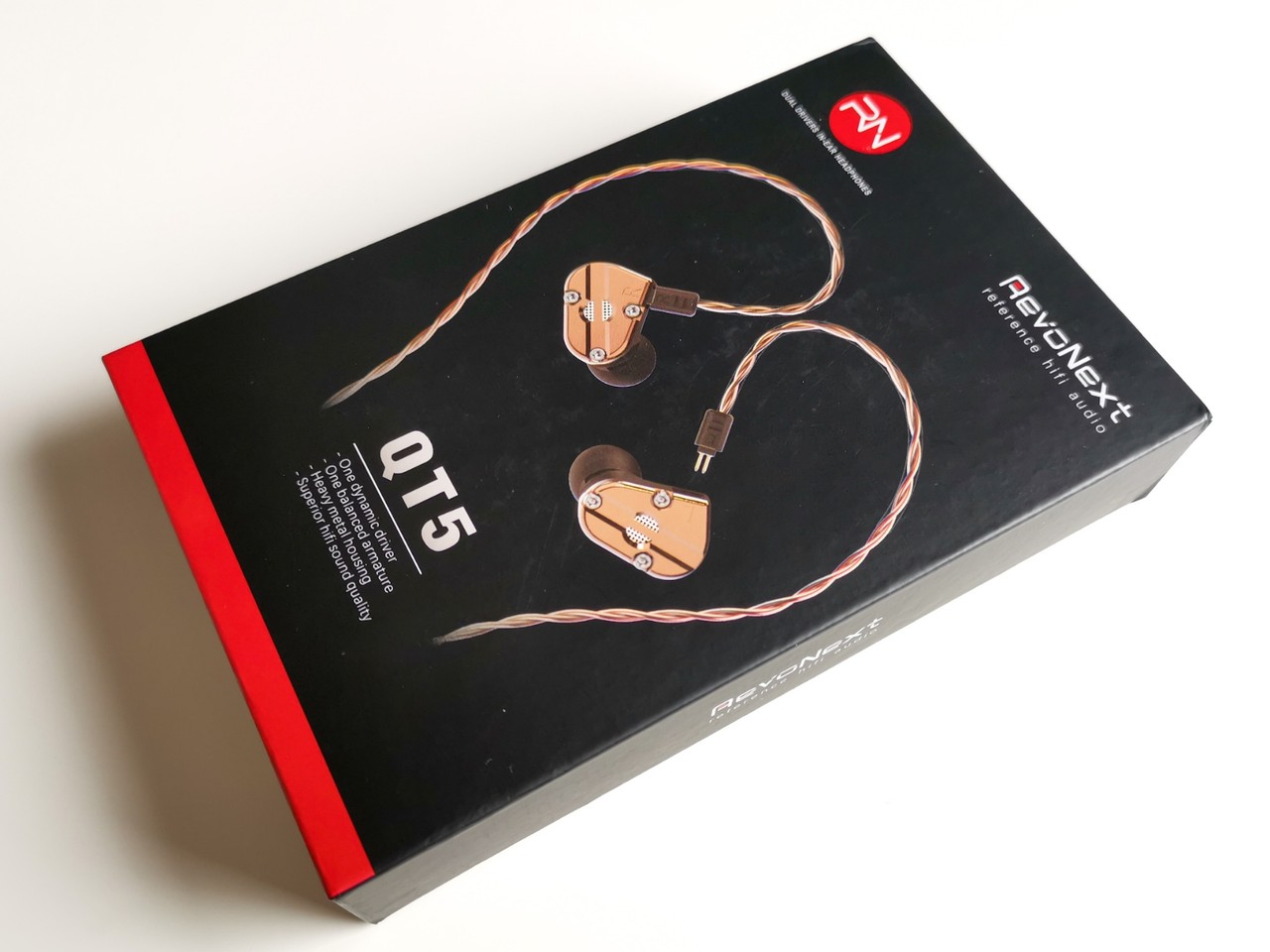 bisonicr keep walking. : 「RevoNext QT5」 クールな金属シェルとハイブリッドサウンド。今回も抜群の音作りが ...